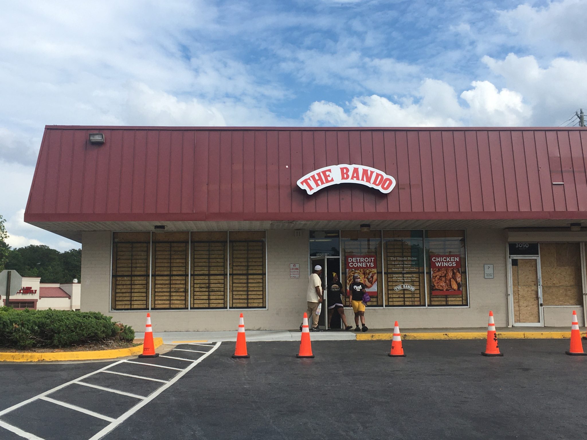 Meet The Bando: A Controversial Atlanta Restaurant Selling "Crack Wings ...